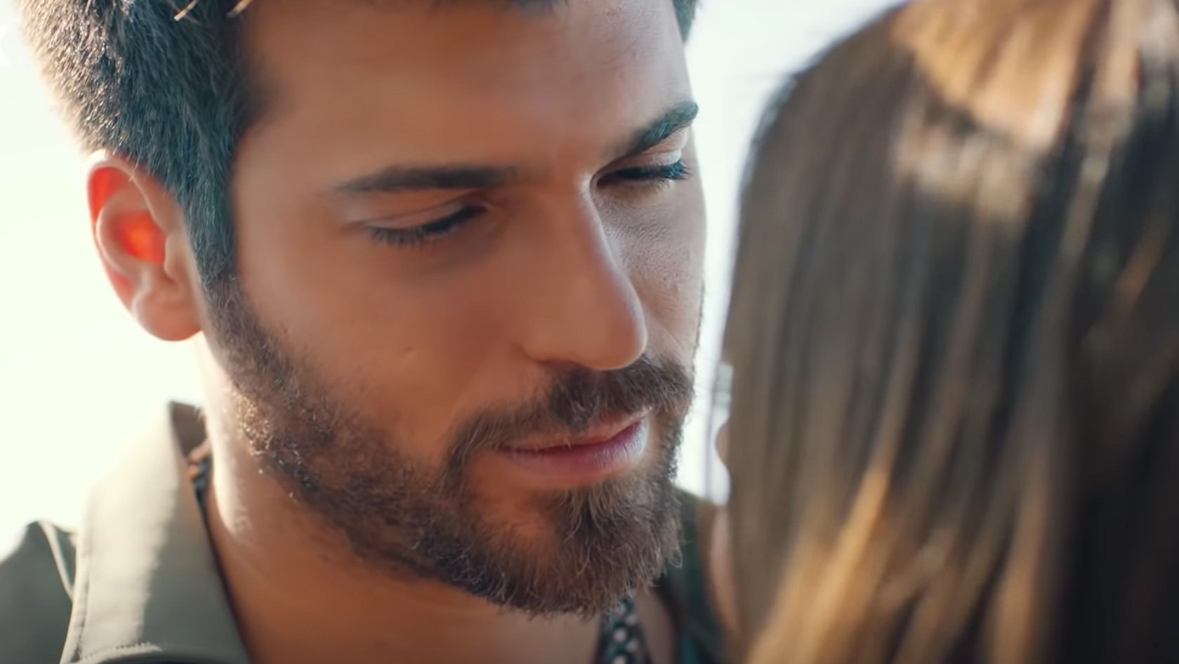 Bay Yanlis quattrodicesima puntata, lieto fine per Ozgur ed Ezgi! Dove ...