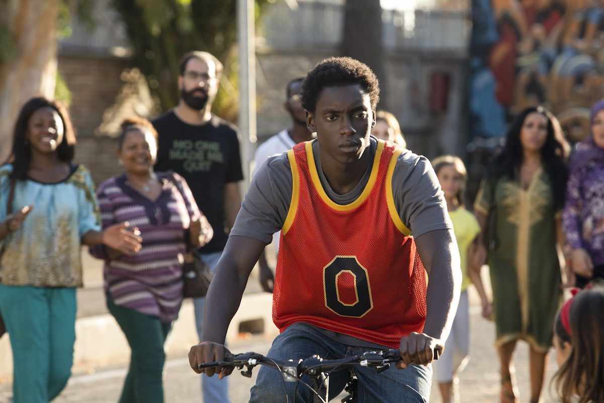 Zero, il trailer della nuova serie Netflix con un supereroe invisibile