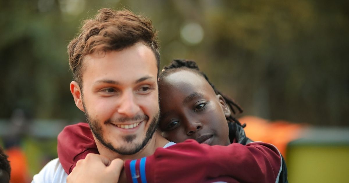 School of Life: la scuola che salva la vita. Il docufilm su Nicolò Govoni e Still I Rise in ...