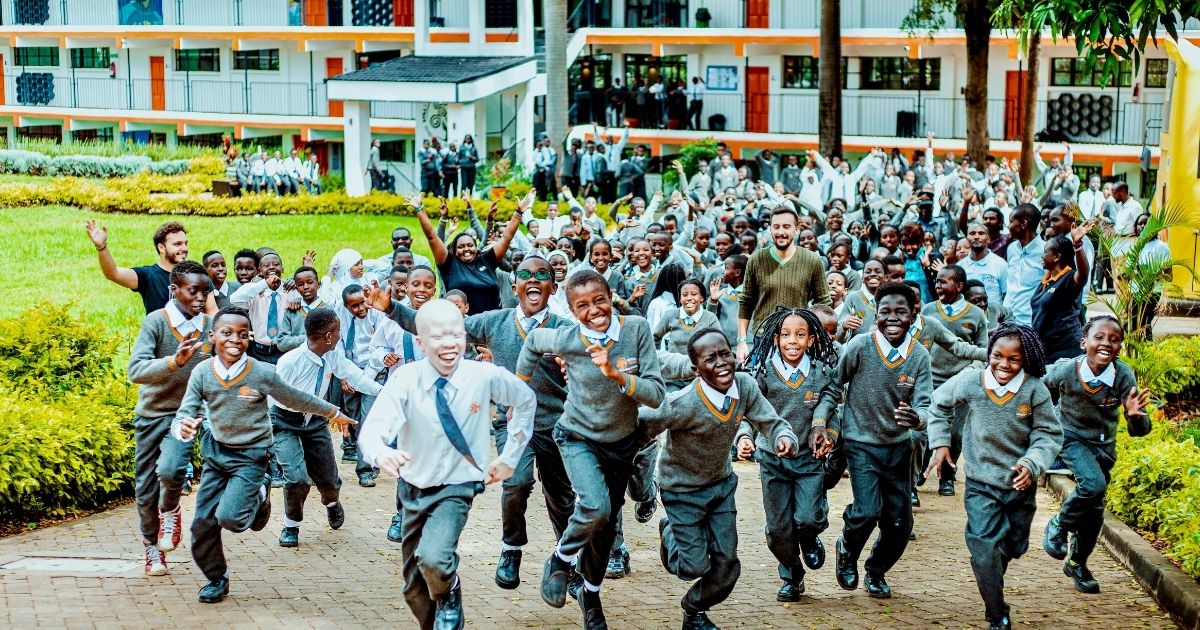 School of Life: la scuola che salva la vita. Il docufilm su Nicolò Govoni e Still I Rise in ...